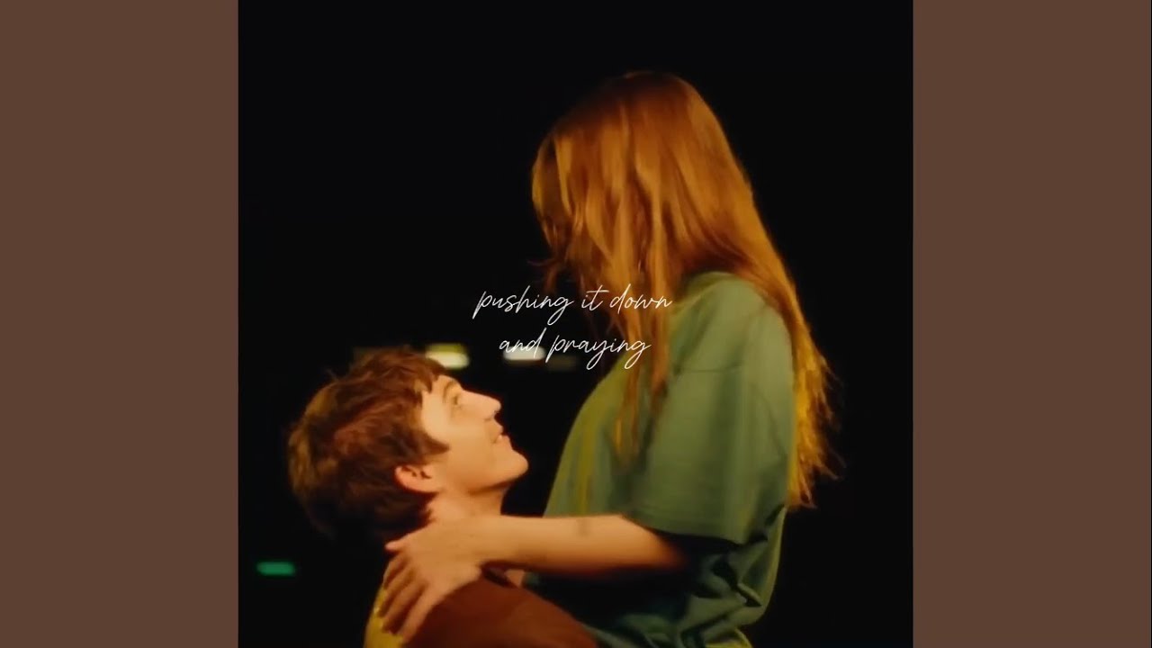 Lizzy McAlpine - Pushing It Down And Praying (sped up + reverb) - YouTube