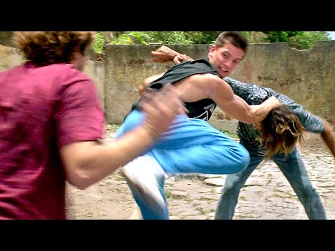 Cocky thugs try to mug a Kickboxing Champion | Kickboxer 3: The Art of War | CLIP