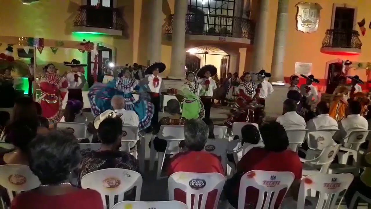 "Las alazanas" presentado por el ballet folklórico Coahuitl 💙 - YouTube
