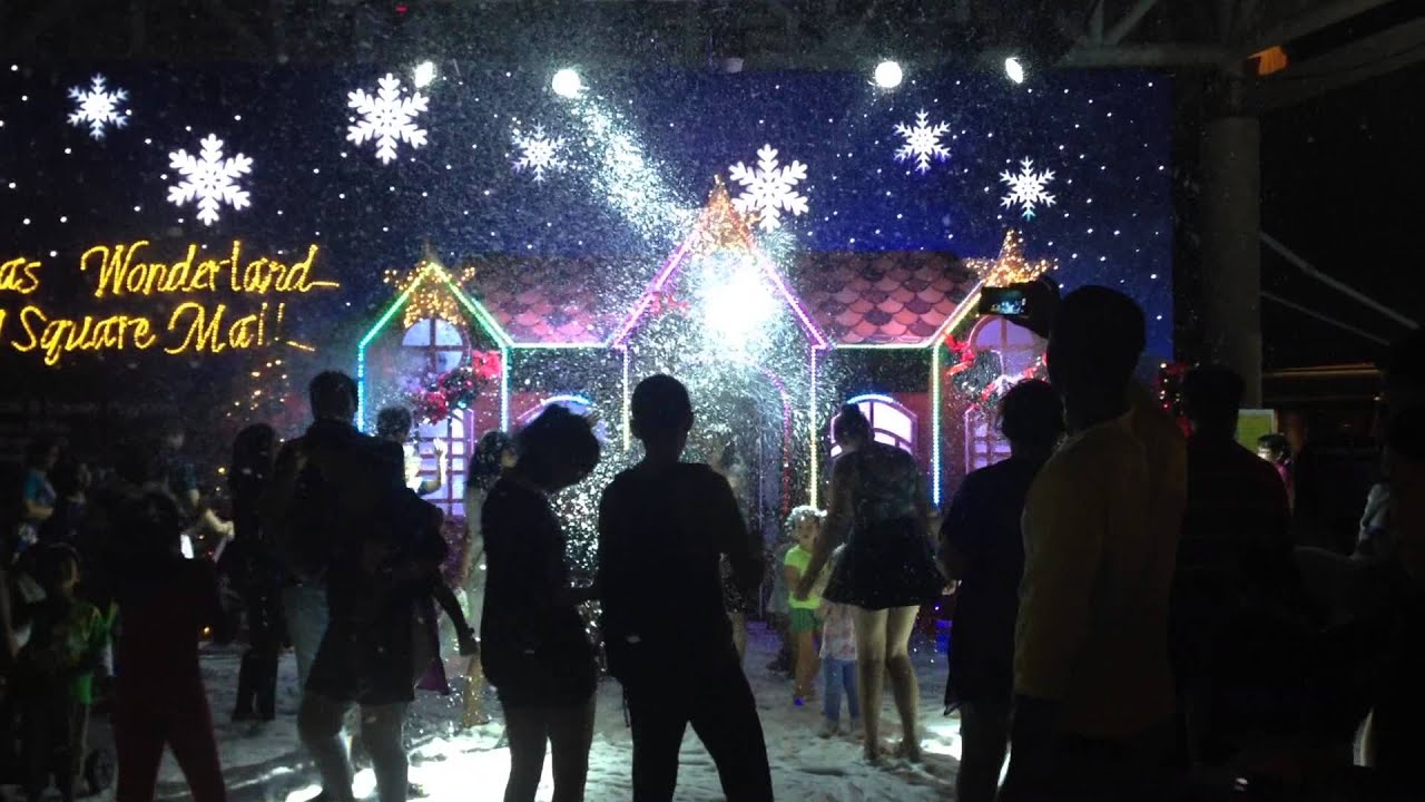 Singapore winter wonderland - YouTube