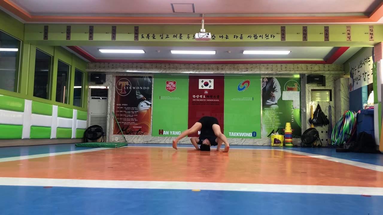 Backward Straddle Roll 10.13 - YouTube