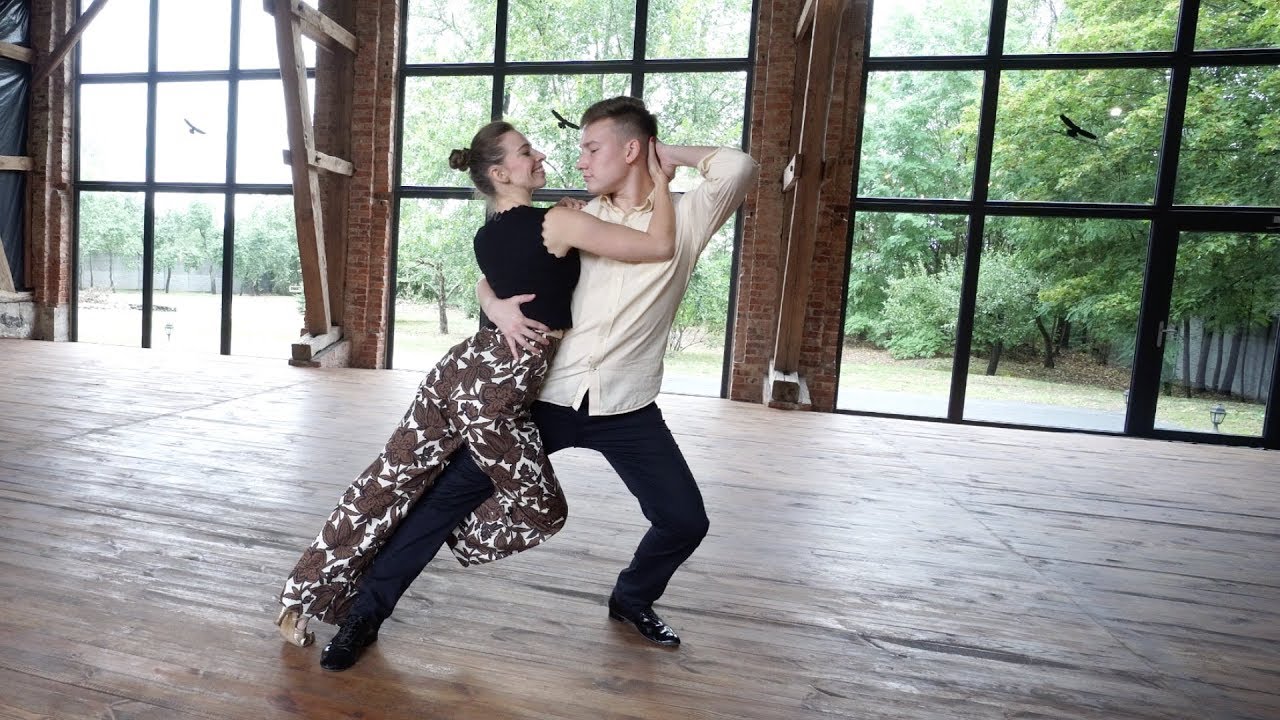 "Dancing in the Moonlight" TOPLOADER - Wedding Dance Choreography ...