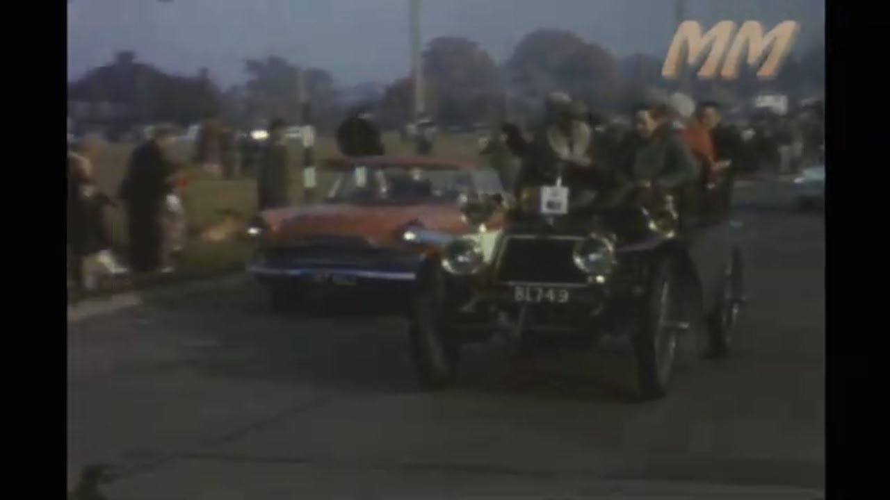 Veteran Car Run Crawley 1960s old cine film 471 - YouTube