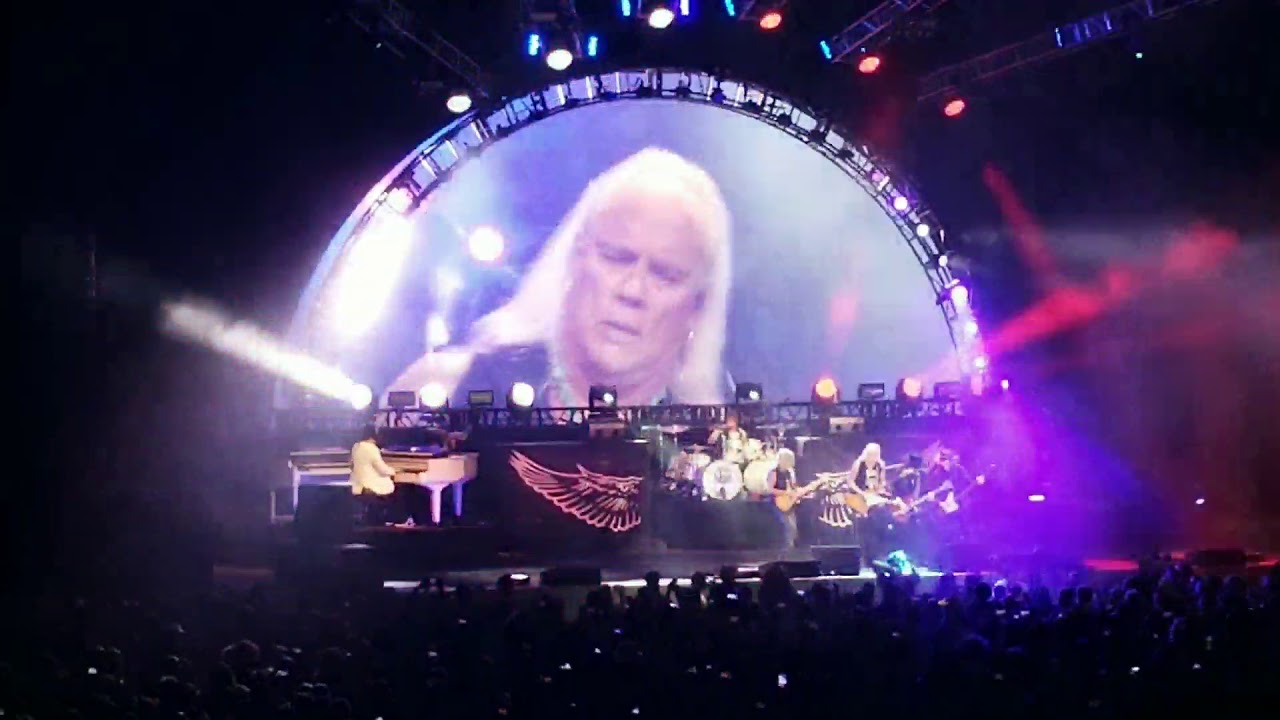 Free bird live Lynyrd skynyrd 9/28/19 - YouTube