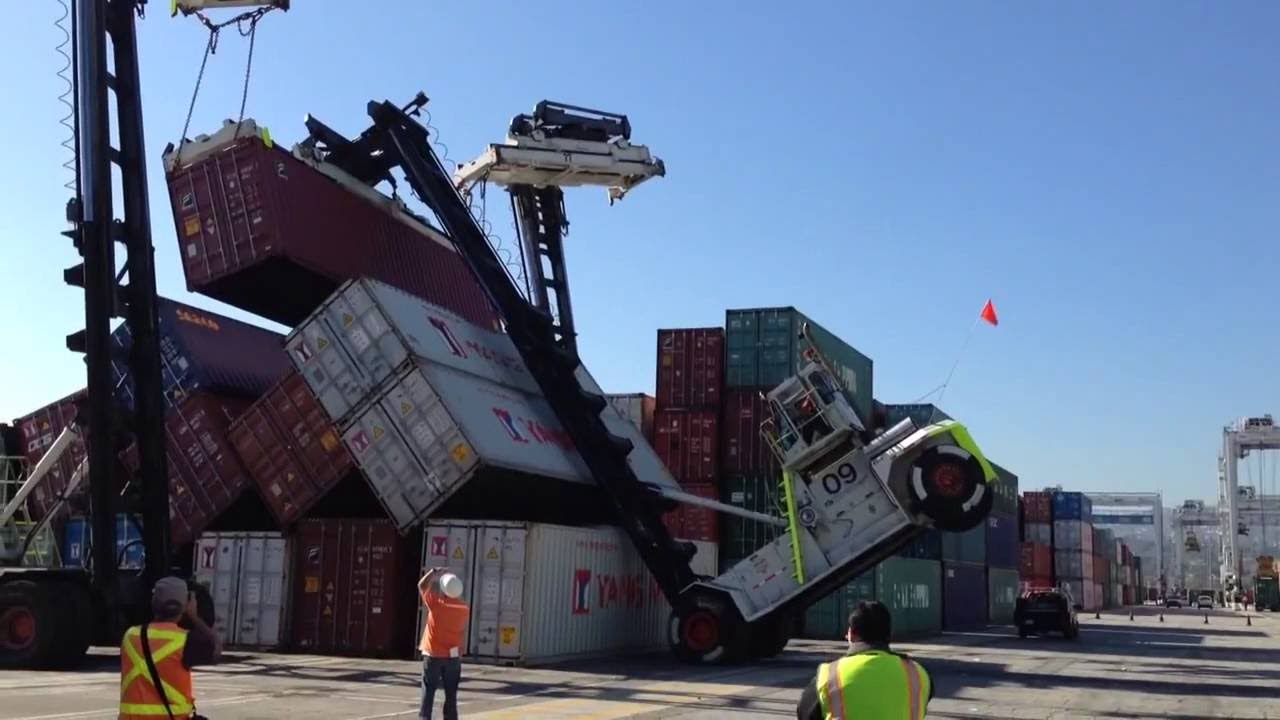 EXTREME maersk forklift container ACCIDENT - YouTube