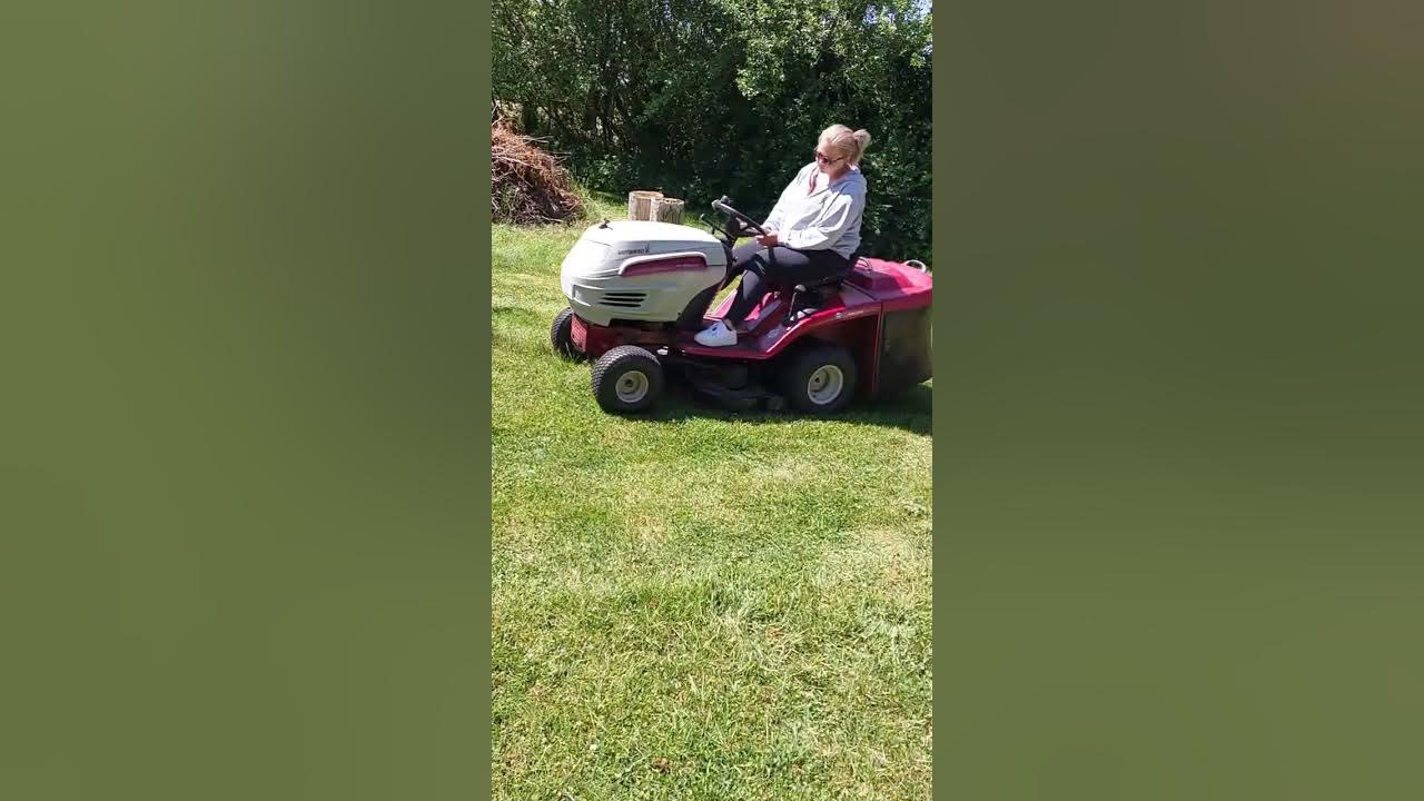 Rasentraktor Gutbrod - YouTube