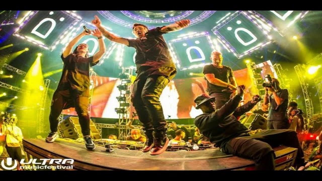 Skrillex Live @ Red Rocks Amphitheatre 2014 - YouTube