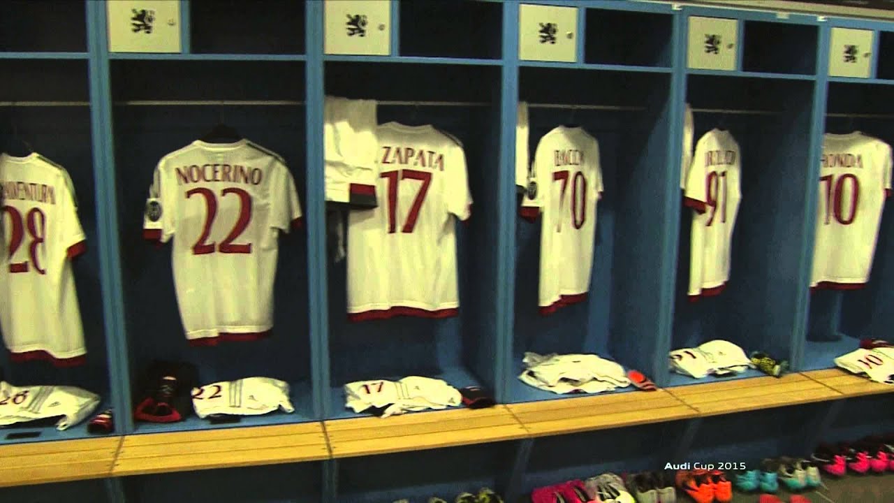 BAYERN MUNCHEN - MILAN DRESSING ROOMS AUDI CUP - YouTube