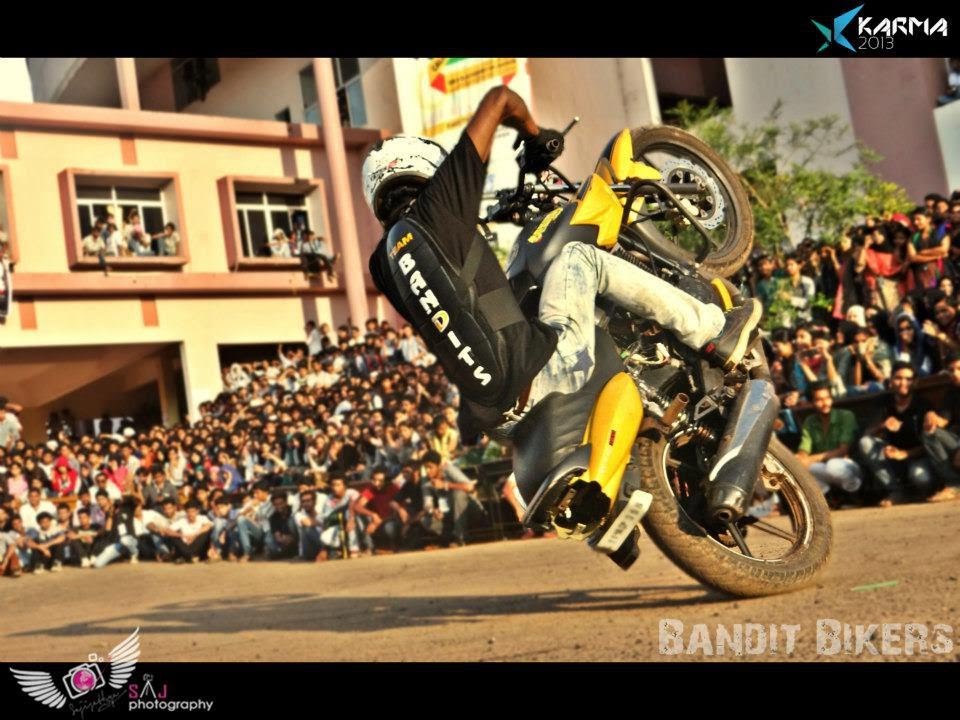 Bandit Bikers - Freestyle stunting at Mahajanas College Mysore - YouTube