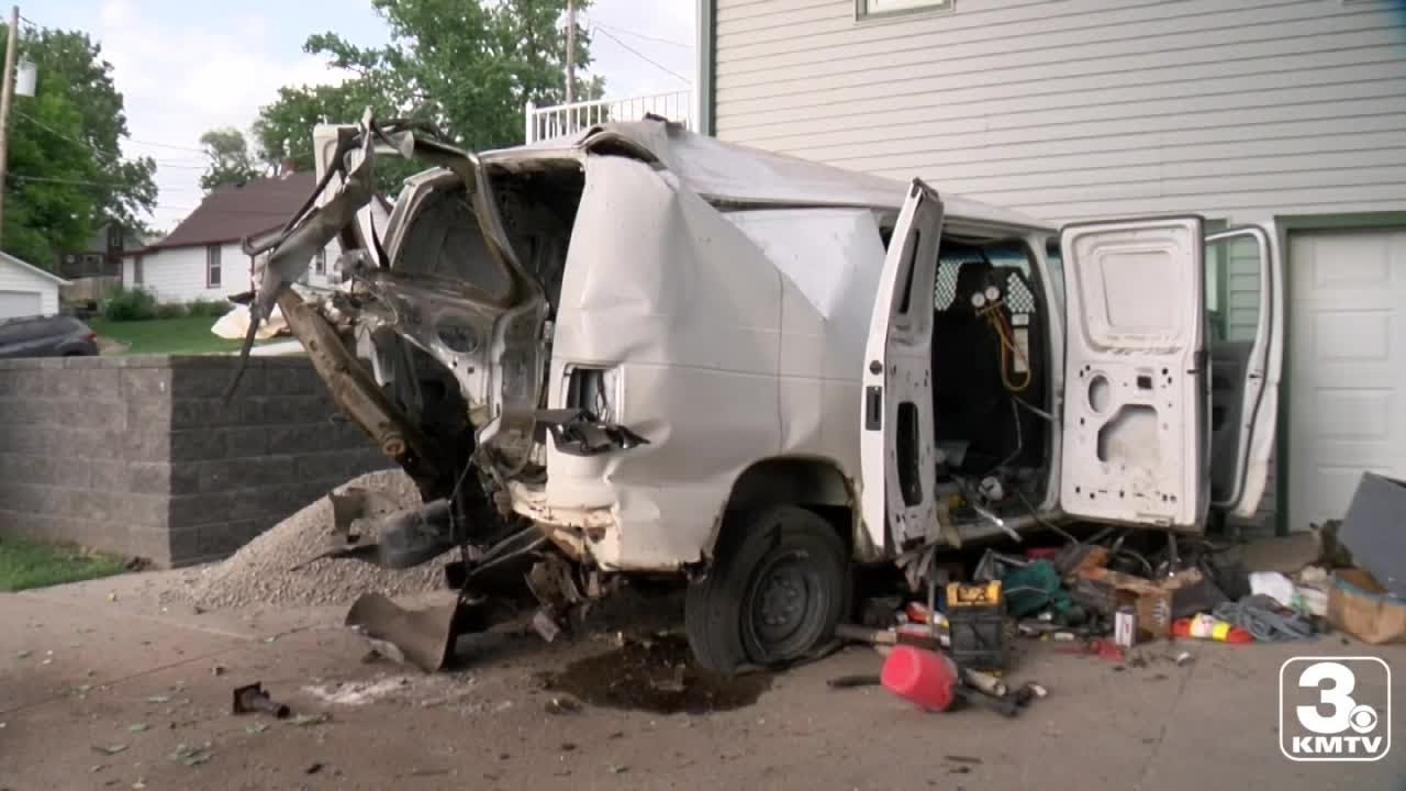 Propane tank explosion leaves van severely damaged in Elkhorn - YouTube