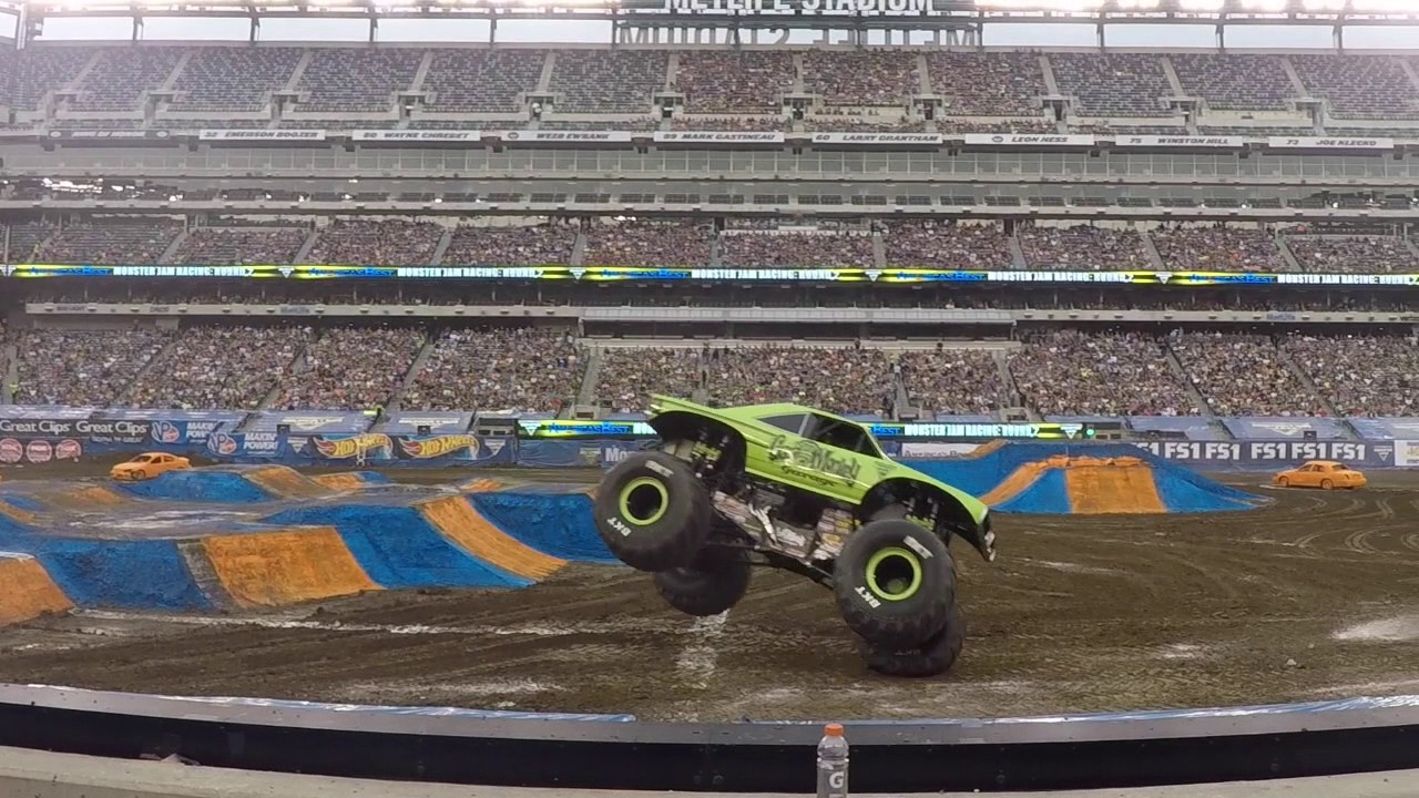 Round two of racing | Monster Jam MetLife Stadium 2017 - YouTube