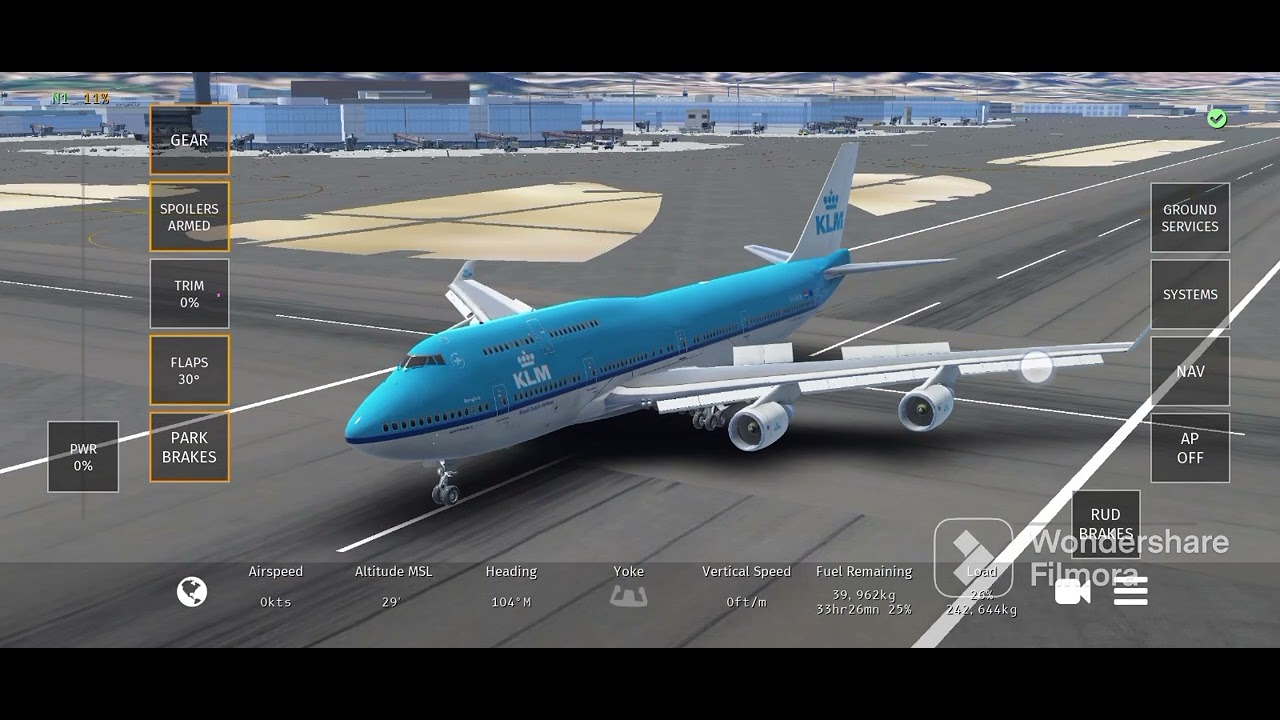 Despegando y aterrizando un Boeing 747-400 y un Avión de caza - YouTube