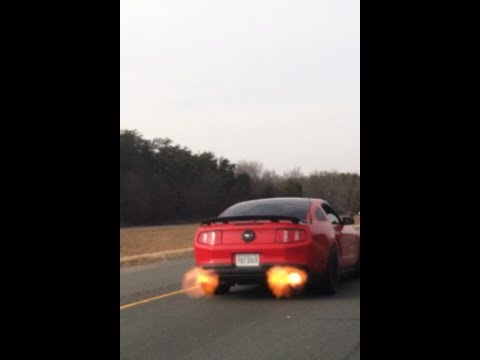 2011 Mustang 5.0 shoots flames! - YouTube