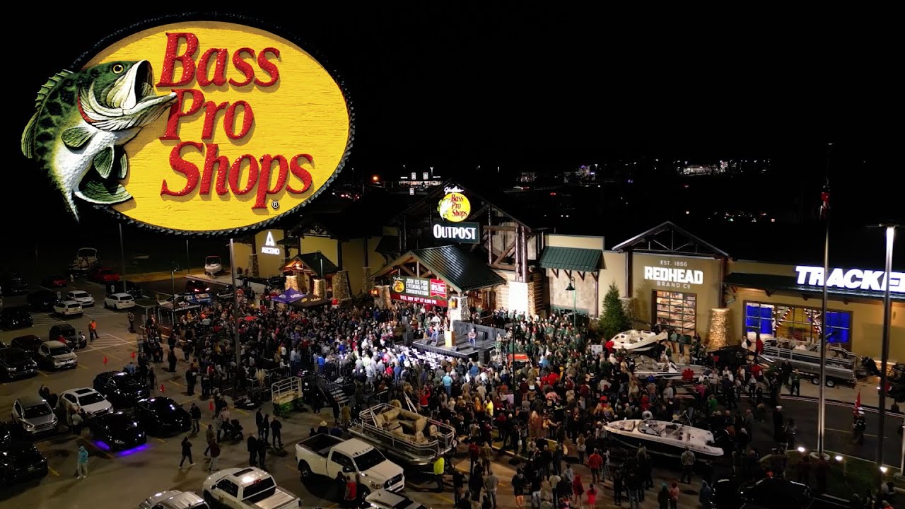 Bass Pro Shops Grand Opening at Eastwood Mall - YouTube