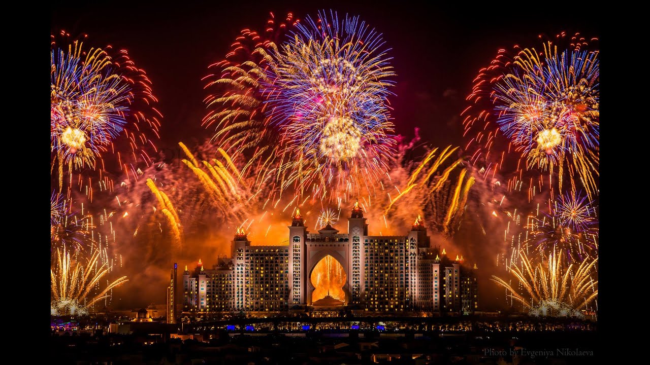 Dubai Atlantis Fireworks World Record 2014 - YouTube
