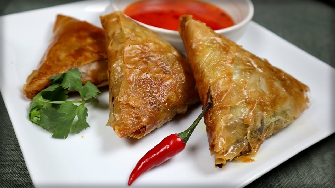 Crispy Samosa Recipe. A step by step guide to filling and rolling ...