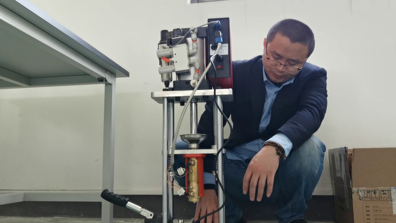 Pneumatic injection molding machine from RobotDigg - YouTube