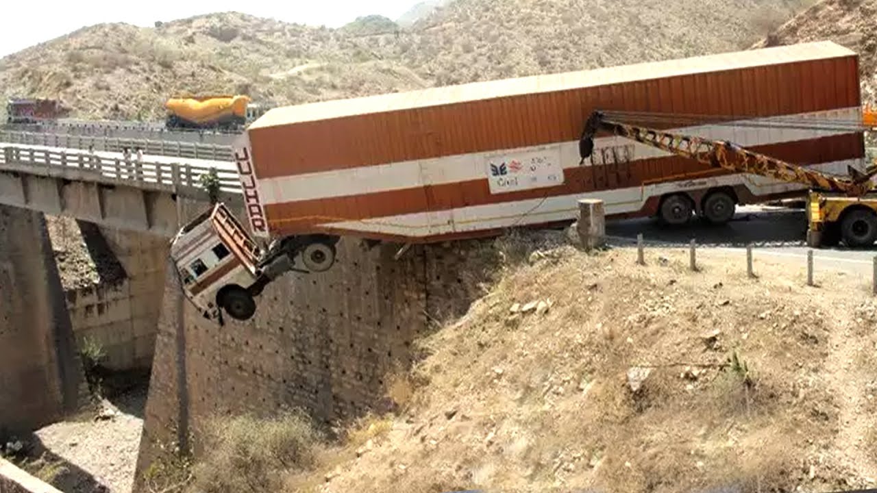 MOST SHOCKING AND DEVASTATING CAR CRASHES OF 2024 - Crazy Dangerous ...