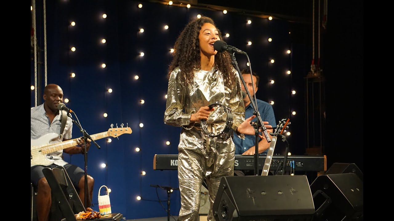 Corinne Bailey Rae - 'Put Your Records On' I The Bridge 909 in Studio ...