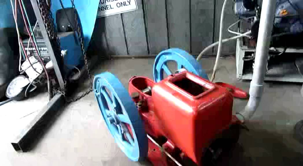 1938 2Hp Sundial Engine Restoration 1 - YouTube