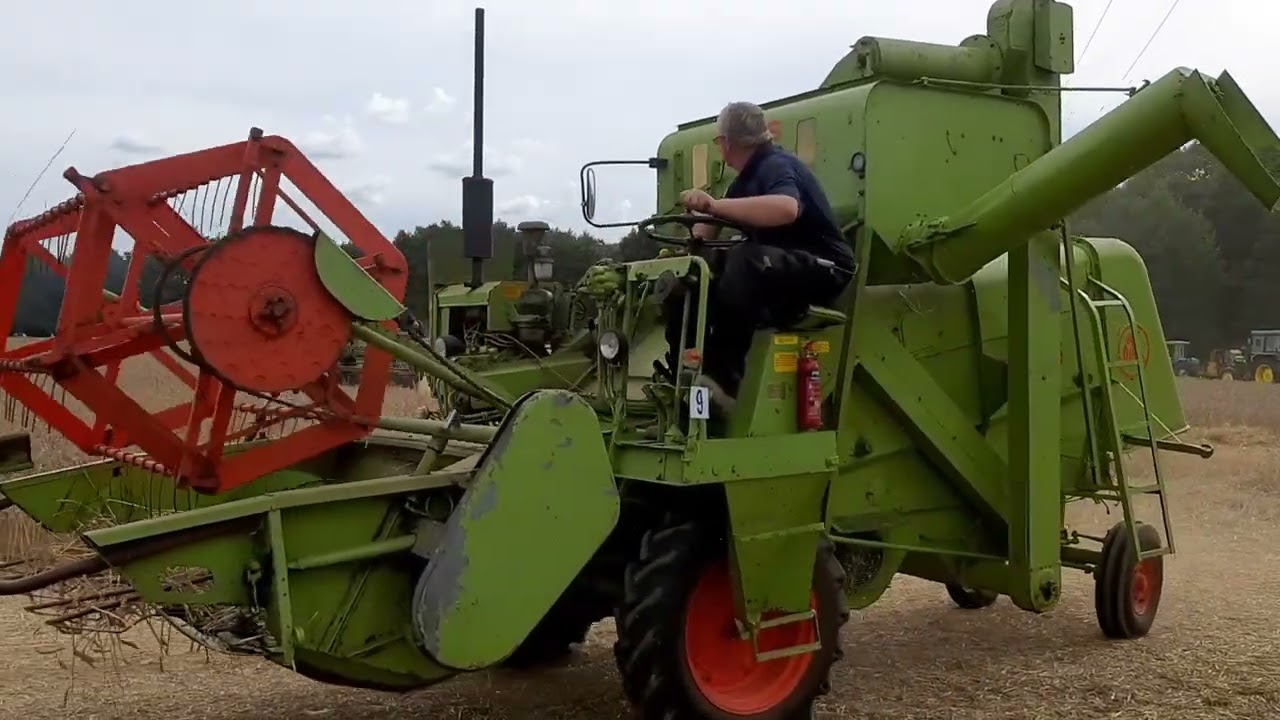 Reaping Demonstration - Claas Columbus Combine Harvester - Shrewsbury ...