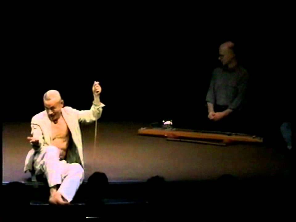 Yoshi Oida on Stage - Interrogations - 笈田ヨシ 舞台 - Interrogations - YouTube