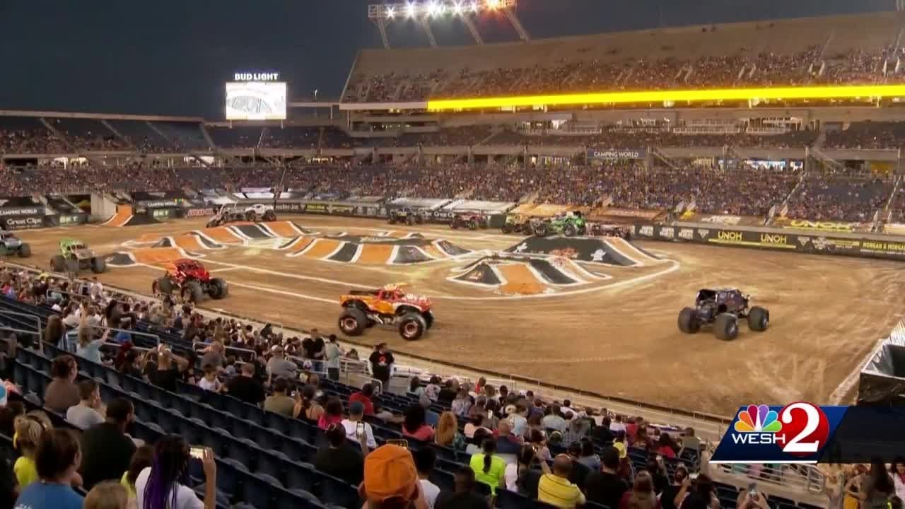 Thousands of fans pack out stadium for Monster Jam in Orlando - YouTube