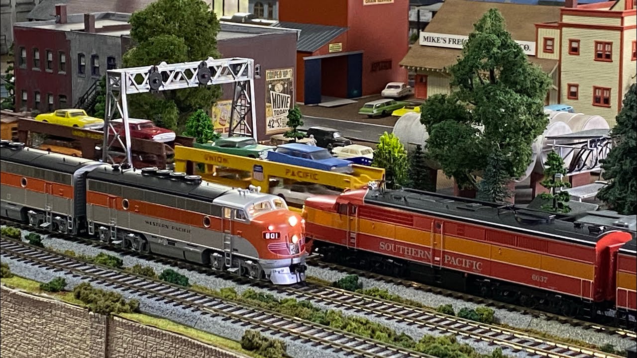 Short Parade of Trains for Easter Sunday - HO Scale Western & Southern ...