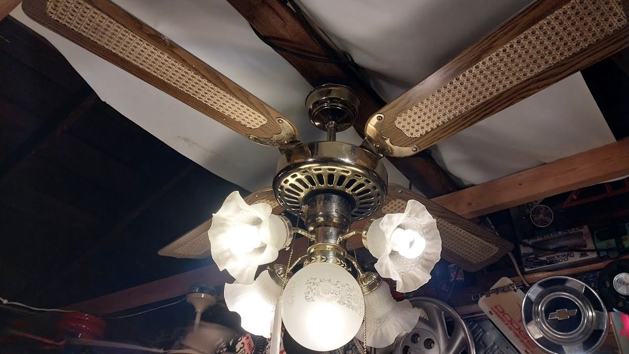 Moss WF series 52" ceiling fan - YouTube