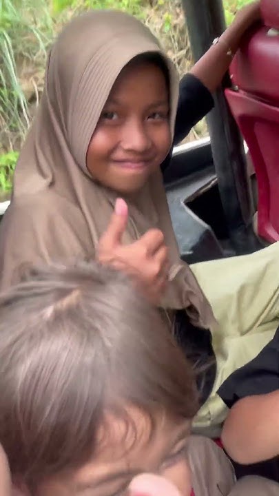 Pertama kalinya Dede dan Kaka naik jeep diatas gunung - YouTube