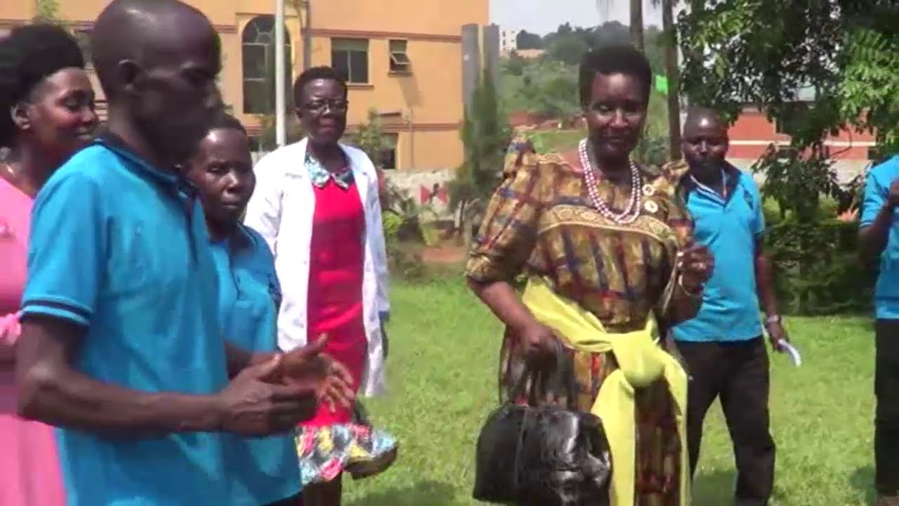 Agabuutikidde EYALI OMUBAKA WA MAWOKOTA AMELIA KYAMBADDE ALANGIRIDDE ...