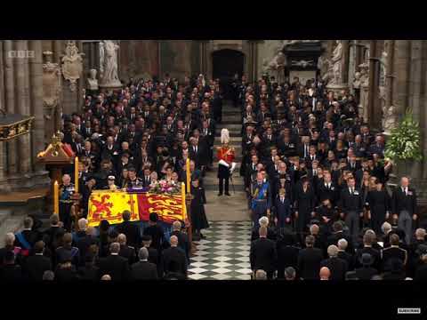 Lone Scottish bagpiper play’s sleep dearie sleep at The Queen’s funeral ...