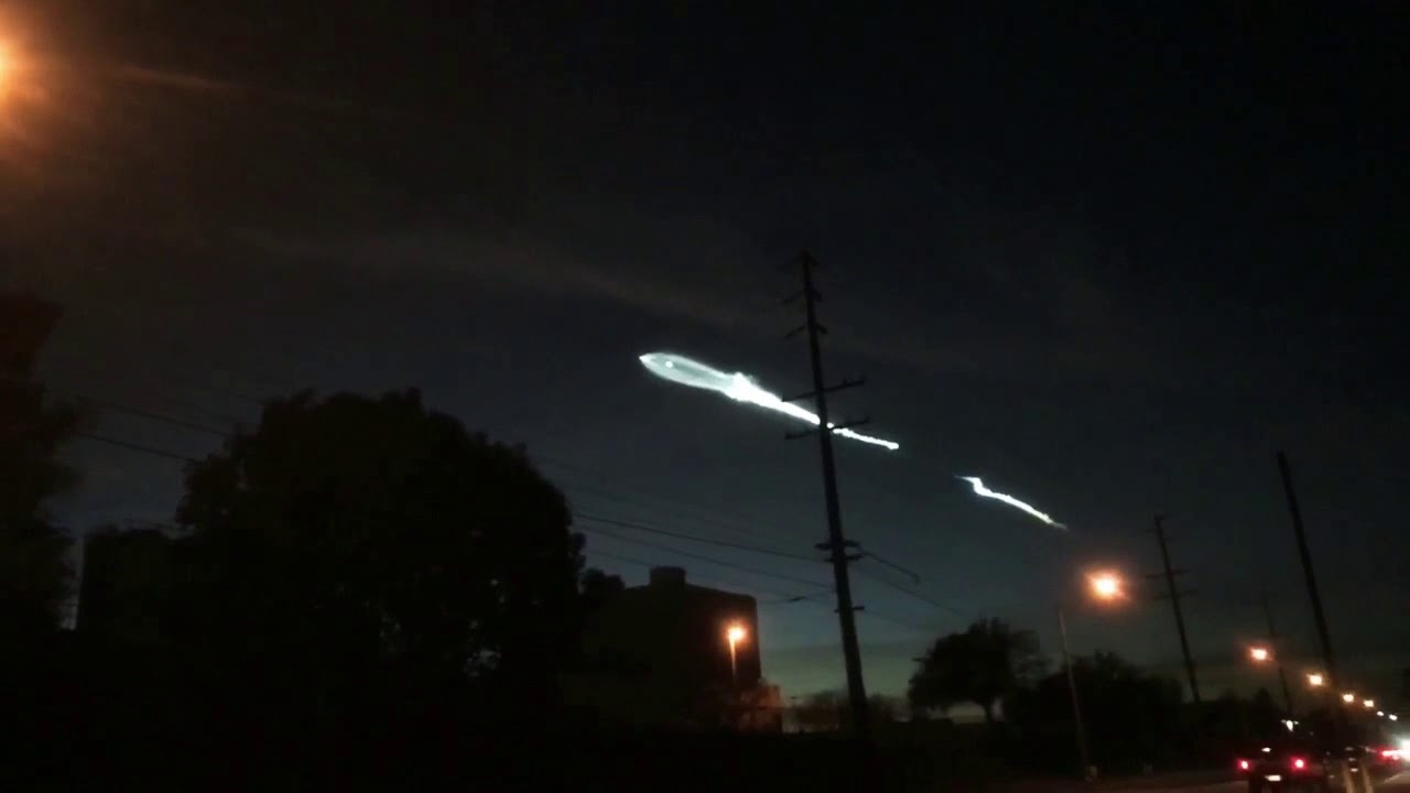 Strange light in the sky 12-22-2017 - YouTube