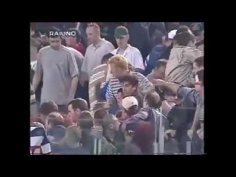Italy v England (English Hooligans In Rome 1997) - YouTube