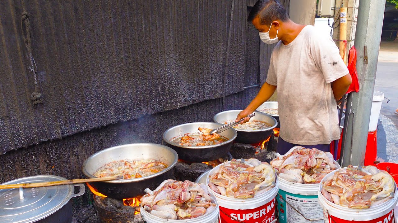 300 Chicken Fried Per Day! Popular Fried Chicken Rice in Siem Reap ...
