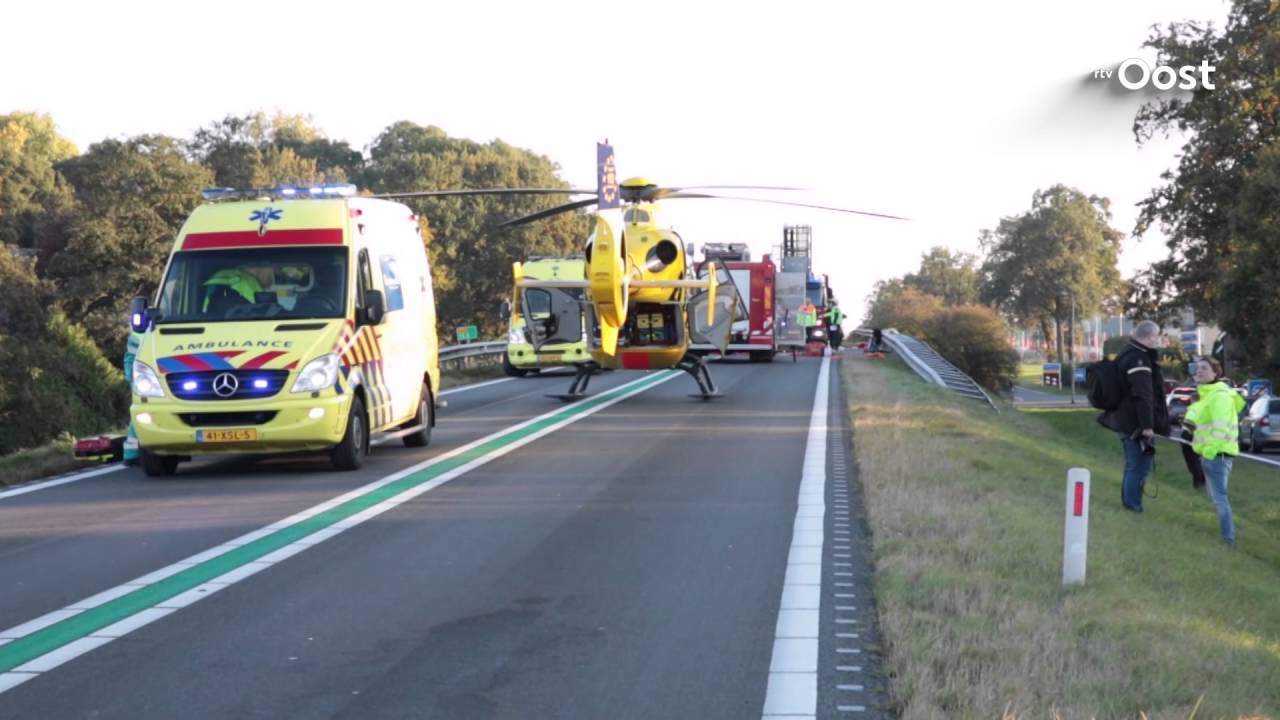 Ernstig ongeluk op N36 Vriezenveen, drie gewonden en weg is afgesloten ...