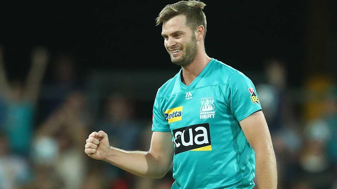 Steketee collects three key wickets to curtail Stars | KFC BBL|10 - YouTube