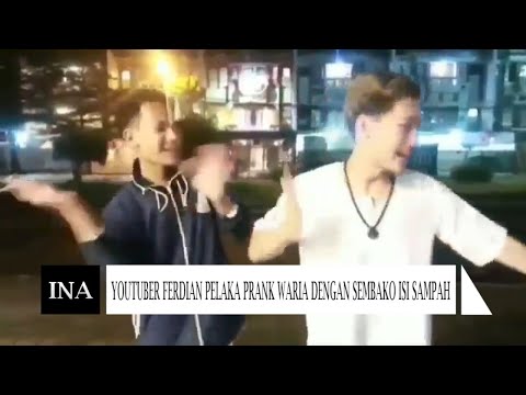 Youtuber Ferdian Paleka Prank Waria Dengan Sembako Isi Sampah