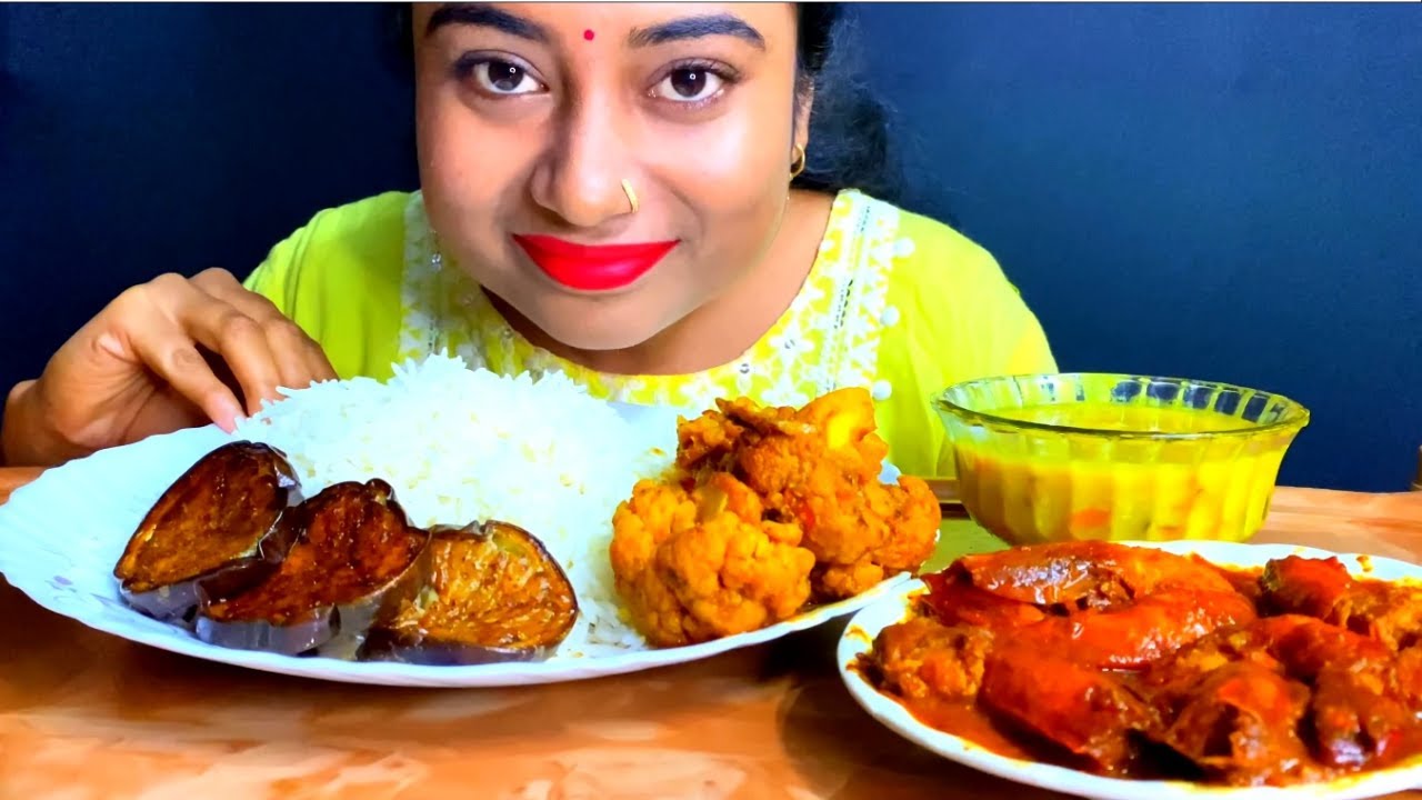 TODAY EATING CHINGRI/PRAWNS CURRY, FULKOPI JHAL, BEGUN VAJA WITH RICE *EATING SHOW* MASSIVE ...