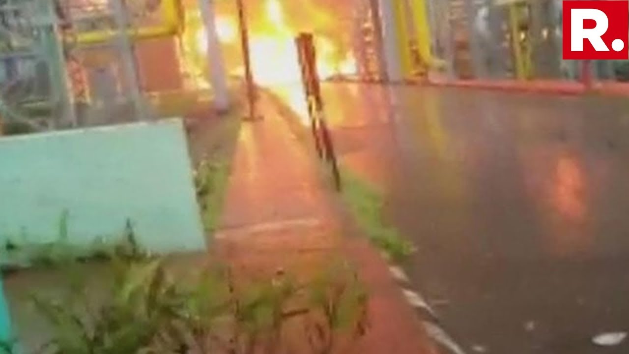 Massive Fire Breaks Out At ONGC Plant In Uran - YouTube