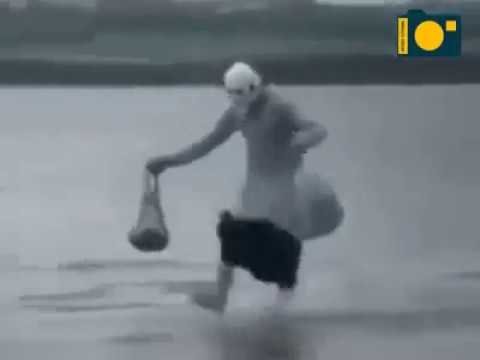 Velha Maluca em: Ta Chovendo