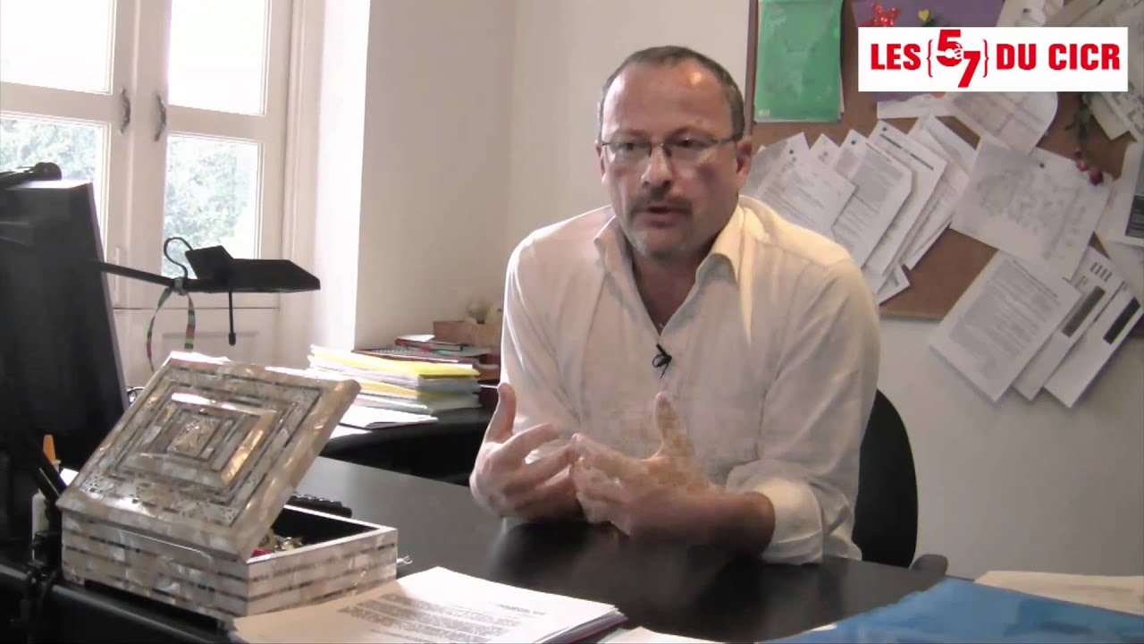 Christophe Beney, chef de la délégation du CICR en Colombie - YouTube