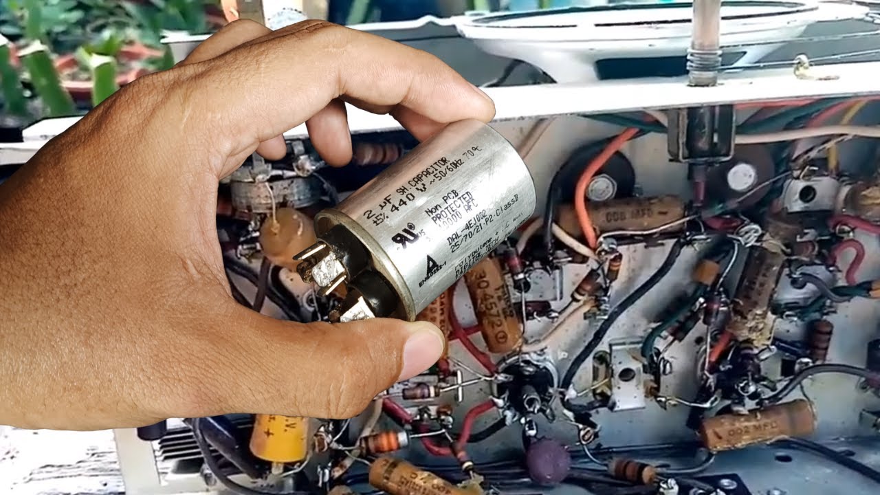 How to install new capacitors || PHILCO 51 934 121 - YouTube