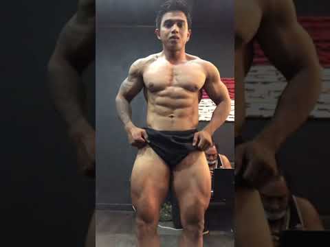 Indonesian Muscle Men - Justyn Show off his muscles