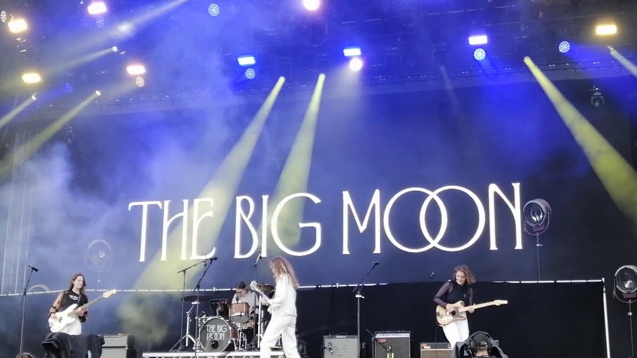 The Big Moon at Chepstow in South Wales 🇬🇧 2-7-23. - YouTube