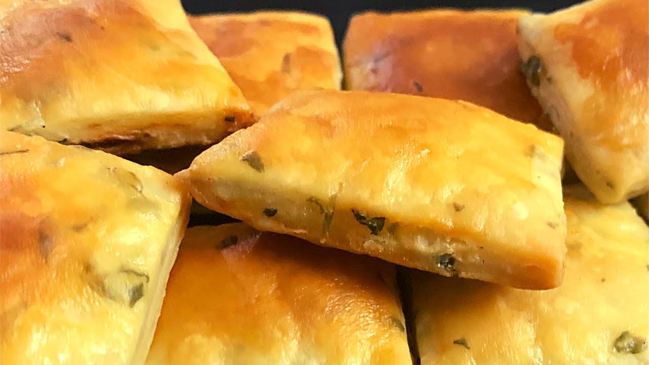 Crispy Methi Khari recipe | Evening tea Snack | Flaky puff Pastry ...