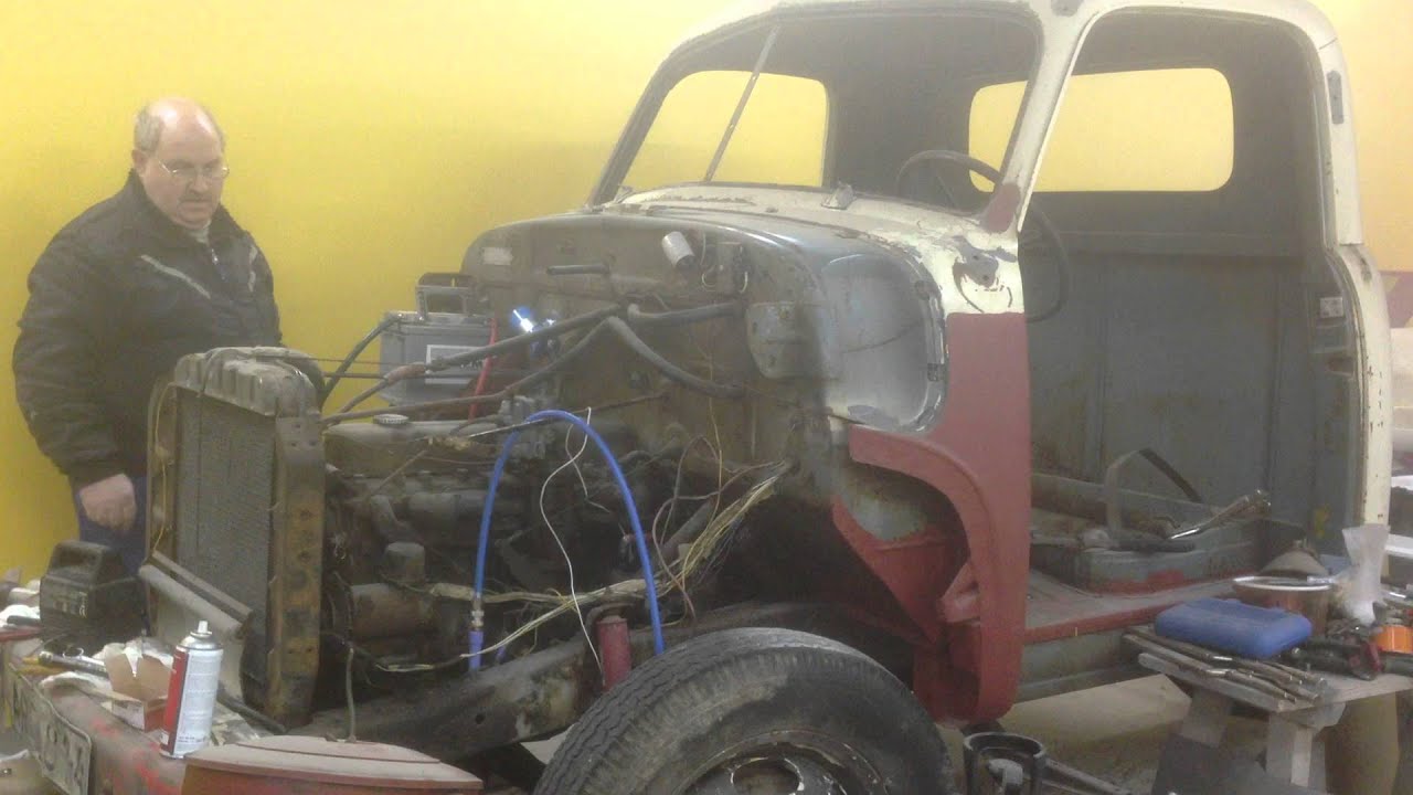 Opel Blitz 1957 - 6 .cyl engine running - YouTube