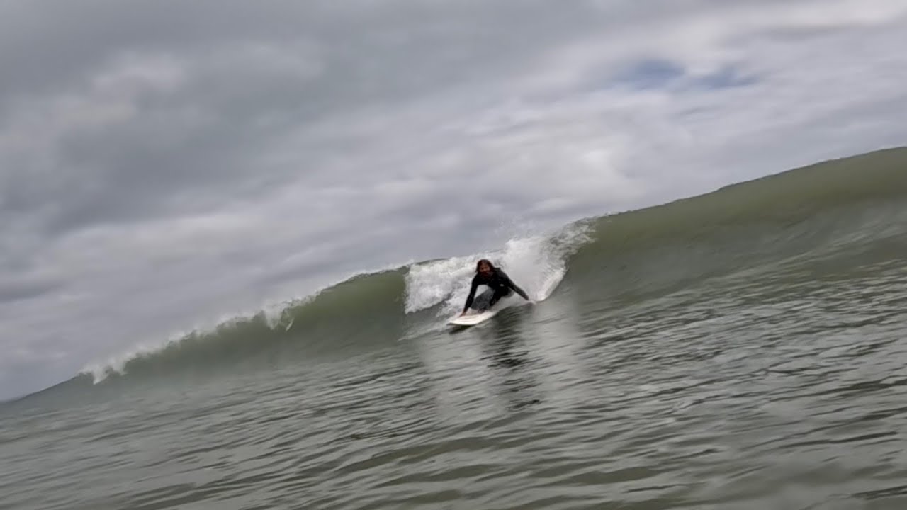 FILMING MY FRIENDS SCORE FUN SHOREBREAK IN DA PNW WA STATE SURFING filming-my-friends-score-fun-shorebreak-in-da-pnw-wa-state-surfing