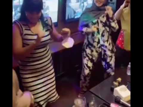 Jilbab jago goyang montok