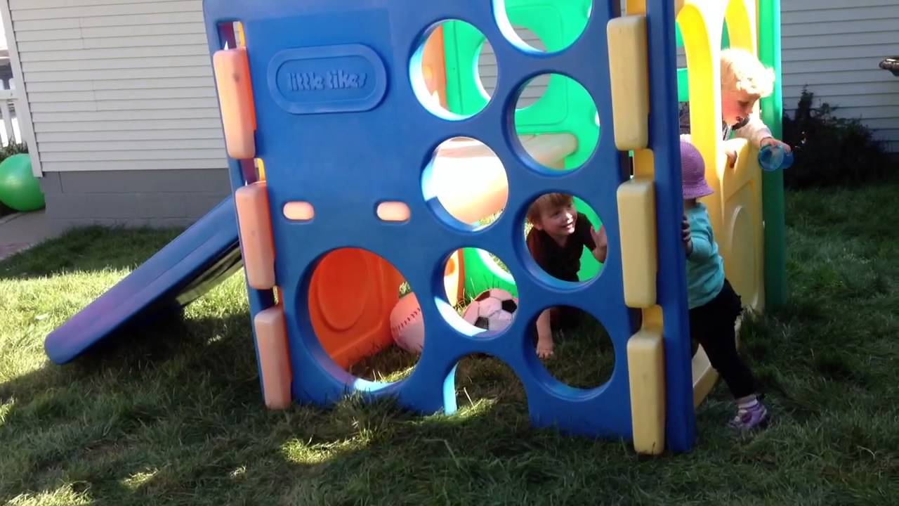 Squealing like little pigs - YouTube